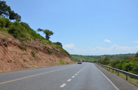 Kenya : La KeNHA a lancé les travaux de construction de la route El Wak ...